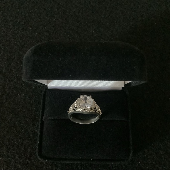 Avon | Jewelry | Vintage Avon New In Box 925 Sterling Silver Cz Ring ...